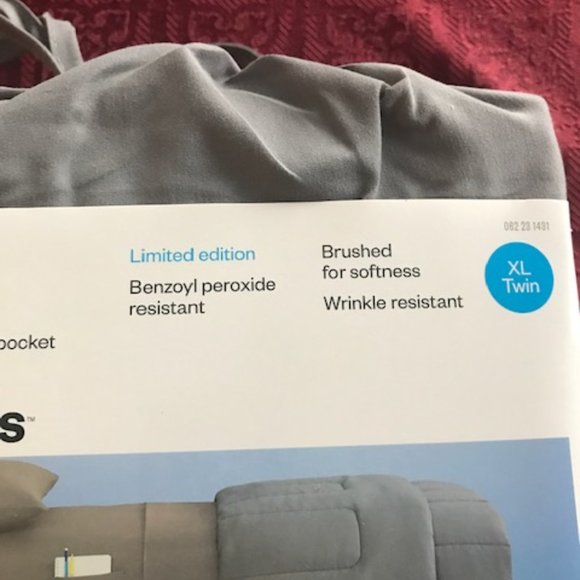 Room Essentials | Bedding | Room Essentials Extra Long Twin Beds Color ...